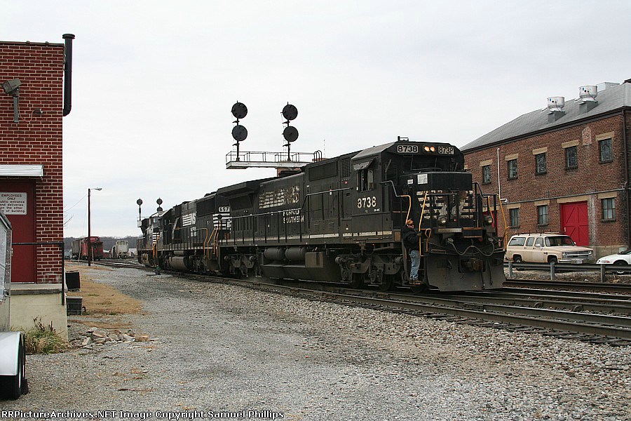 NS 8738